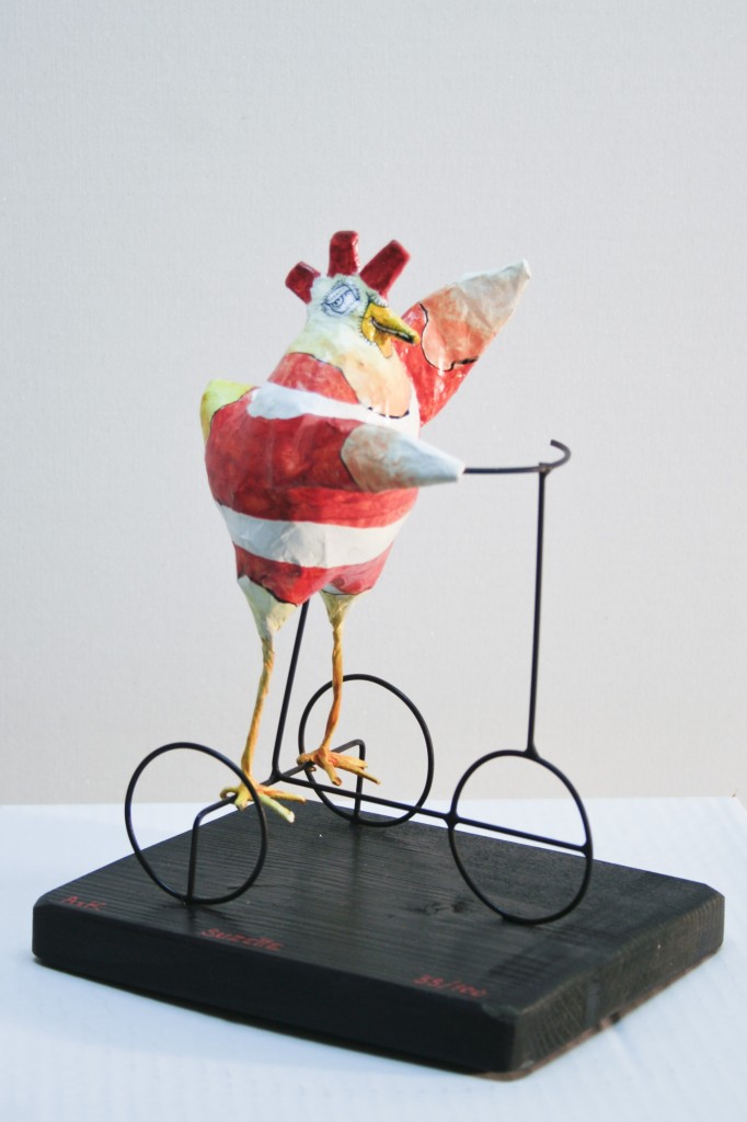 Närrisches Huhn „Suzette“ – MANUS Verlag AG